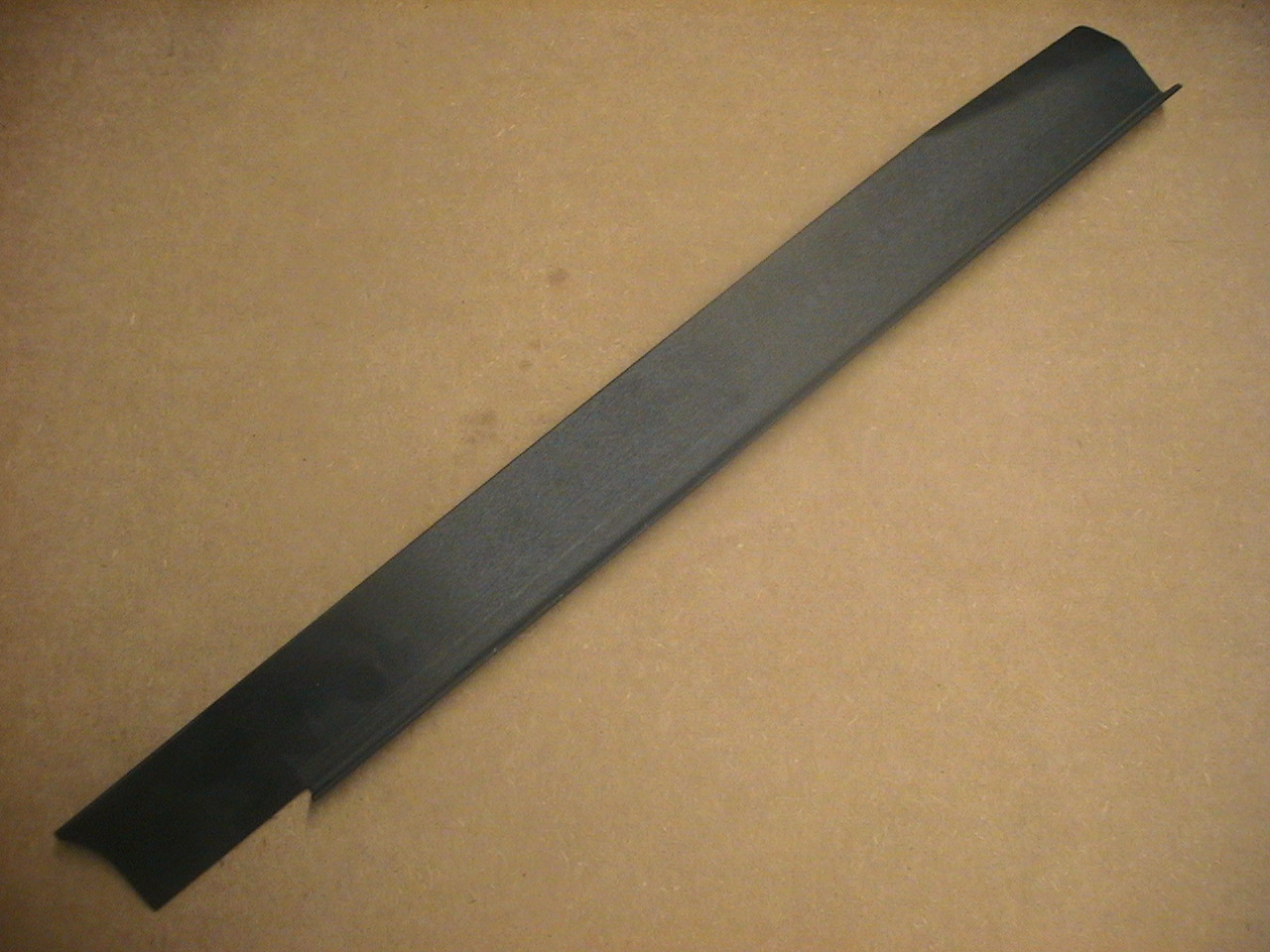 12005-010 Envelope Conveyor Side Guide (LH) – Thompson Direct