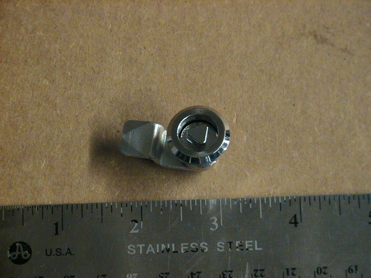 SP 004 796 Door Lock, Triangular – Thompson Direct