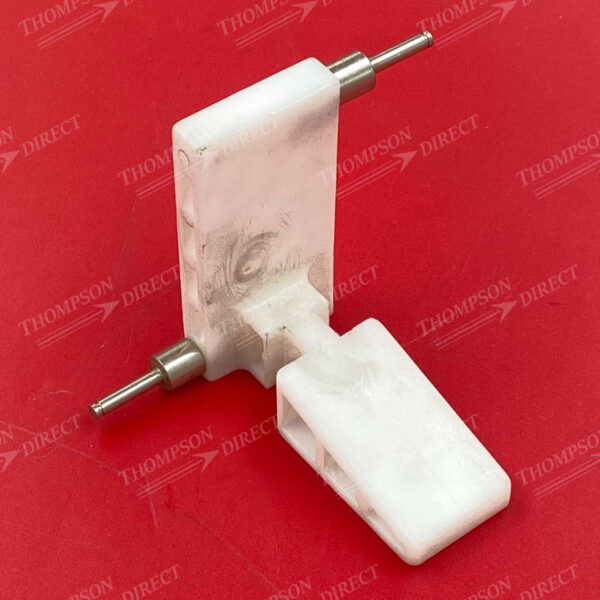 JE561 PFL Plastic Flight Lug – Thompson Direct